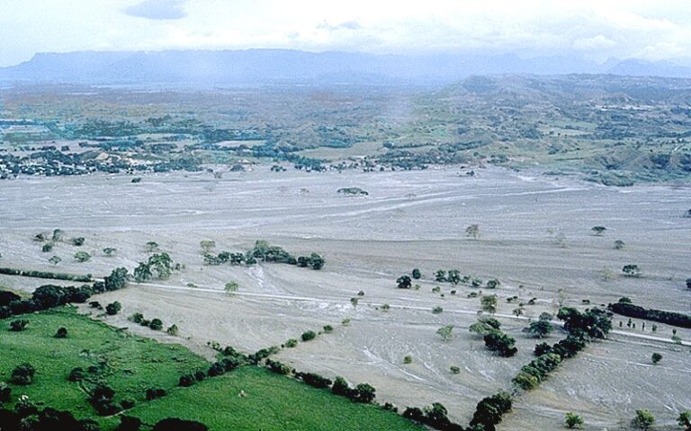 Cuarenta años de la erupción del volcán Nevado del Ruiz, Colombia ...